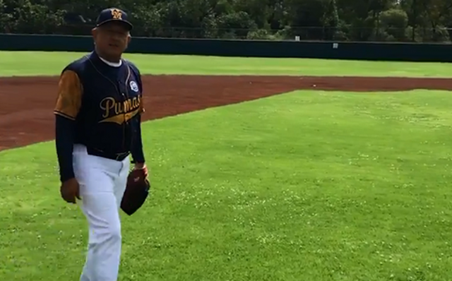 VIDEO: AMLO juega beisbol en Ciudad Universitaria - Diario Basta!