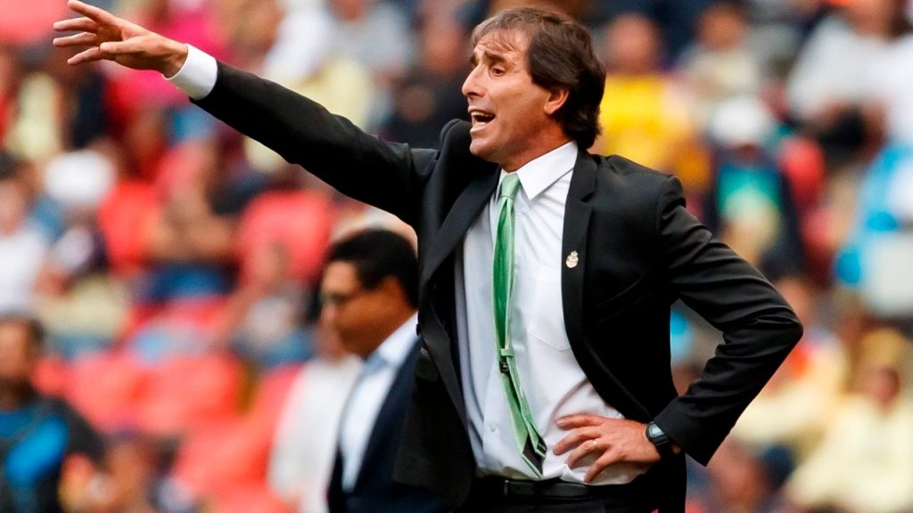 Guillermo Almada alza la mano para el Tricolor – Diario Basta!