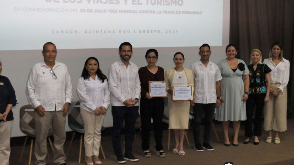 Edith Encalada recibe reconocimiento por activismo social contra trata ...