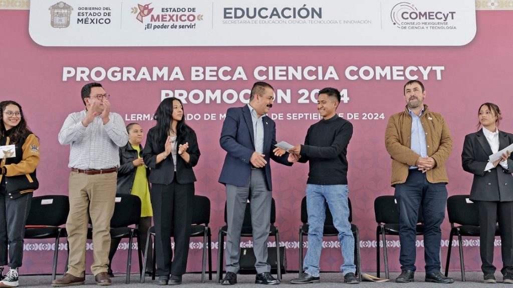 Entregan becas Comecyt 2024 – Diario Basta!