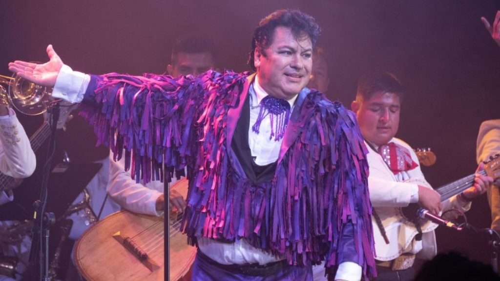 El imitador Jaime Varela rinde homenaje a Juan Gabriel – Diario Basta!