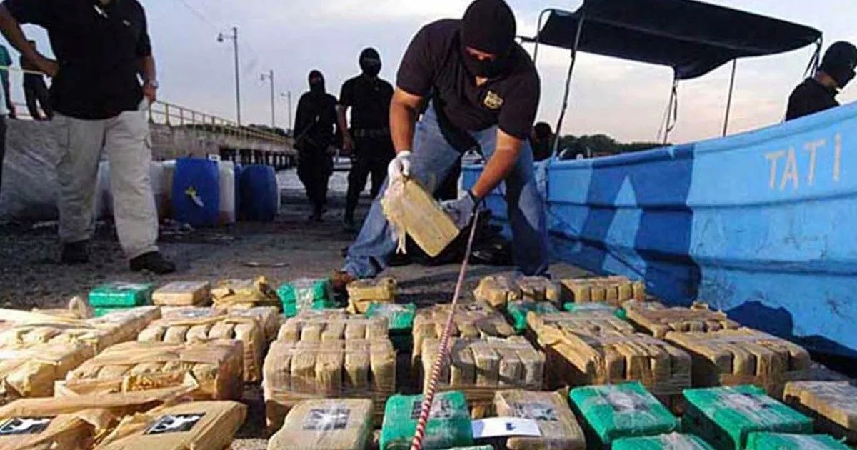 Larga historia del PAN con el narco – Diario Basta!