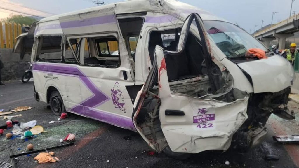 Volcadura y choque entre camión y autobús dejan 24 heridos – Diario Basta!