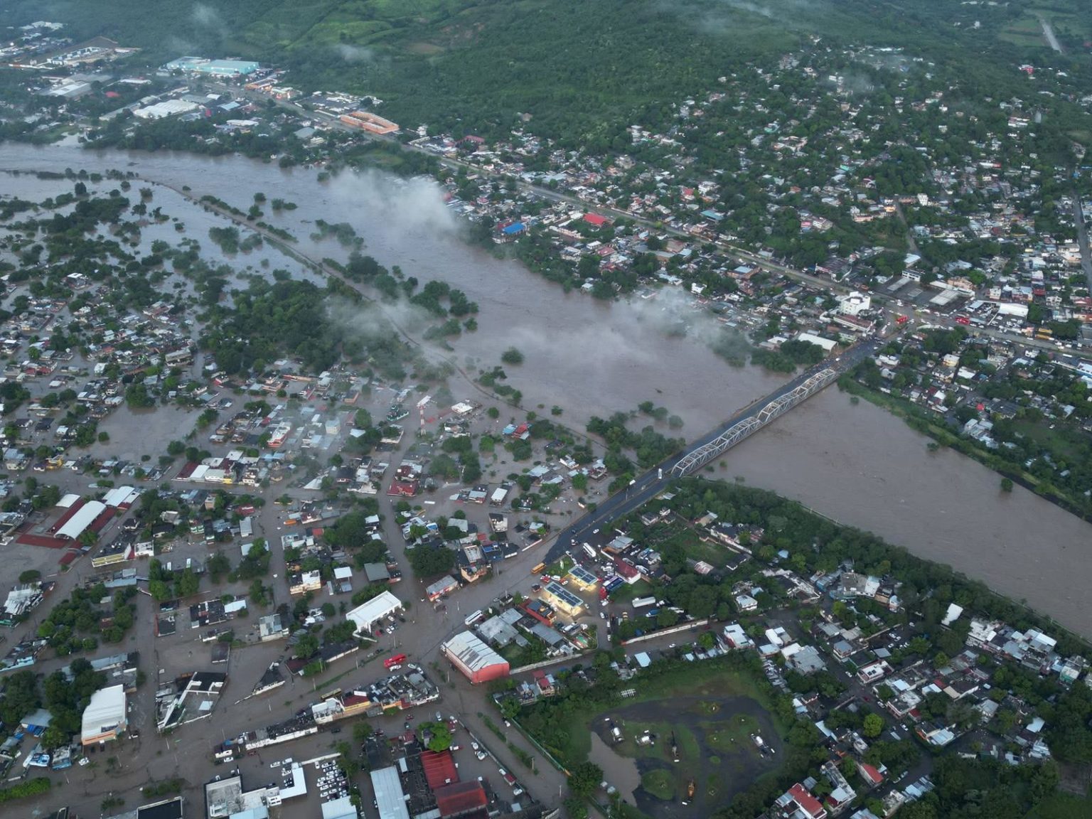 Dejan lluvias decesos y fuertes afectaciones – Diario Basta!